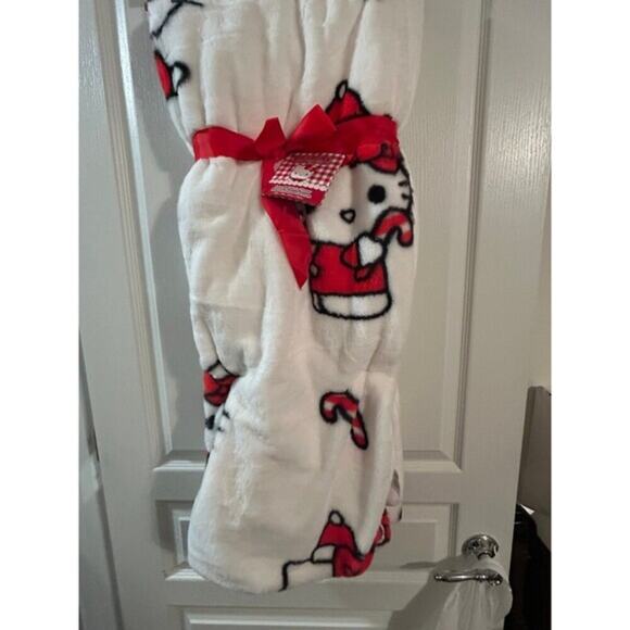 Hello Kitty | Bedding | Hello Kitty Christmas Candy Cane Faux Fur ...